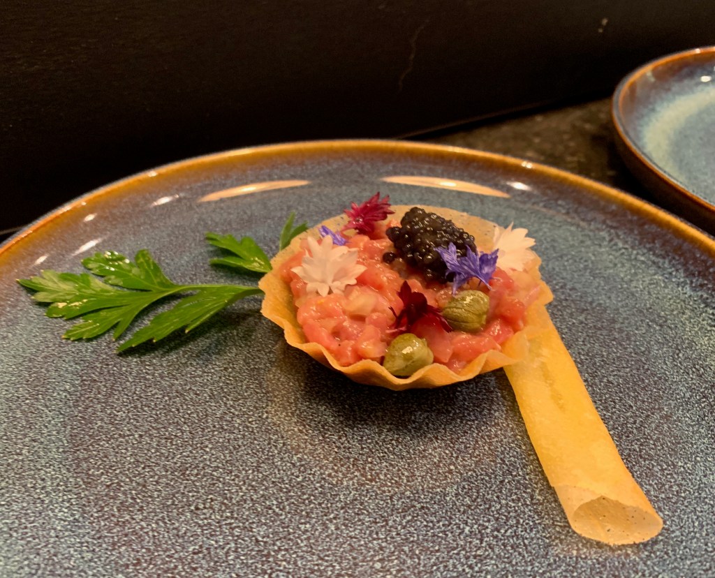 Mini tartelette van brickdeeg met rund tartaar – Ann(a) in de keuken